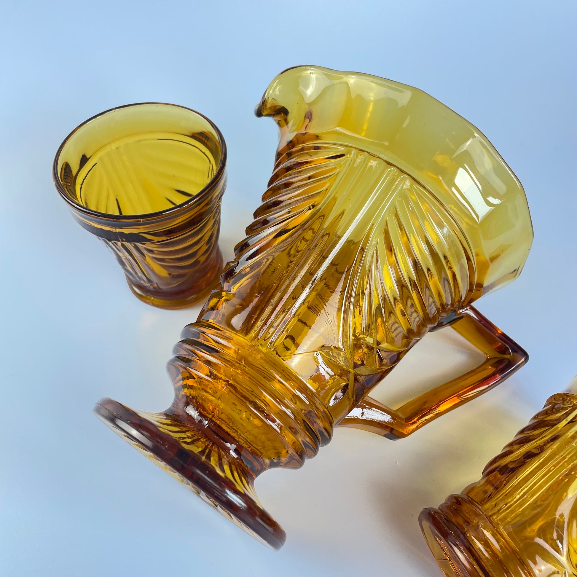 Bright Amber Glass Jug And 6 Tumbler Glasses Tort And Tiger